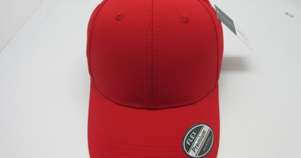2006-23 FLEX FIT HAT RED